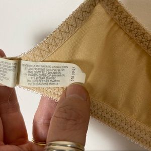 Wonderbra | Intimates & Sleepwear | Vintage Lace Wonder Bra Size 36a ...